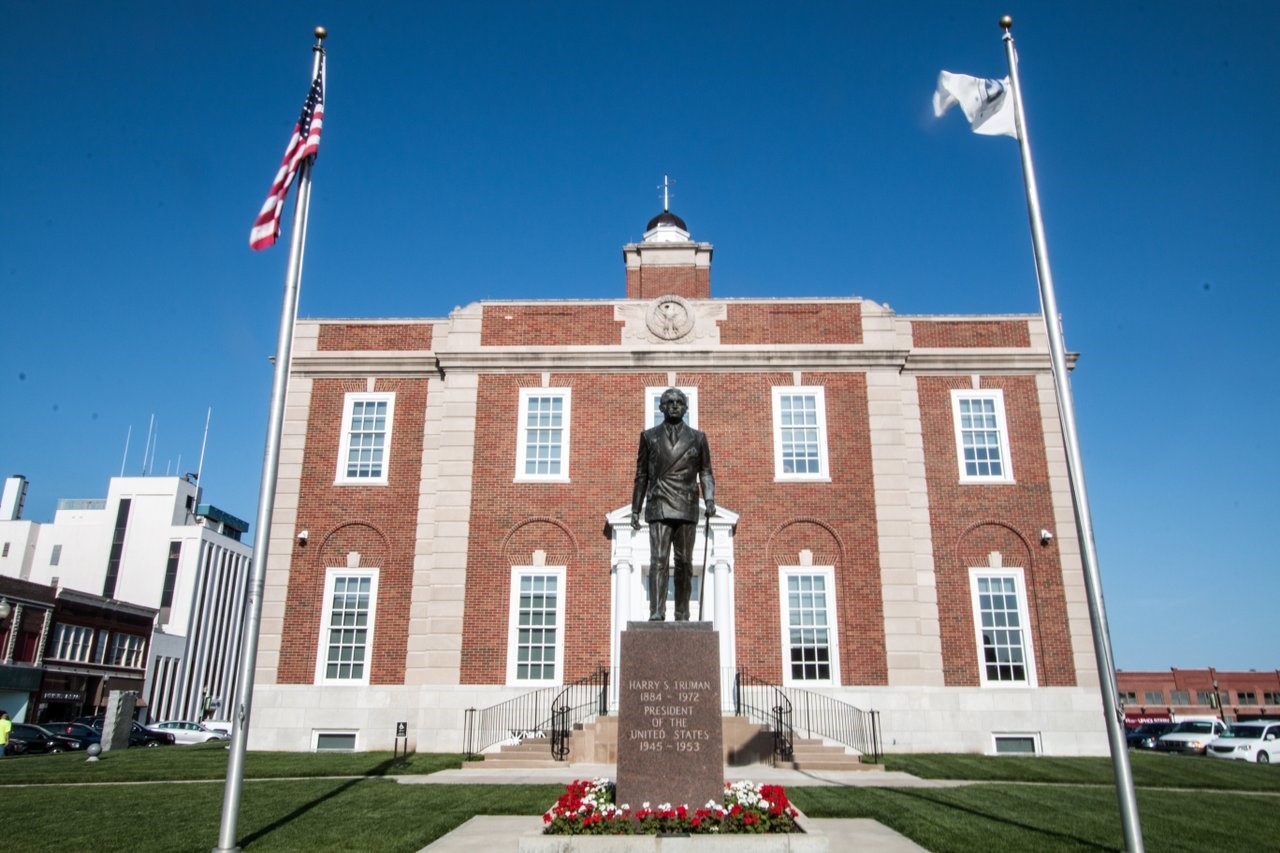 Locations Hub - Jackson County Truman Historic Courthouse